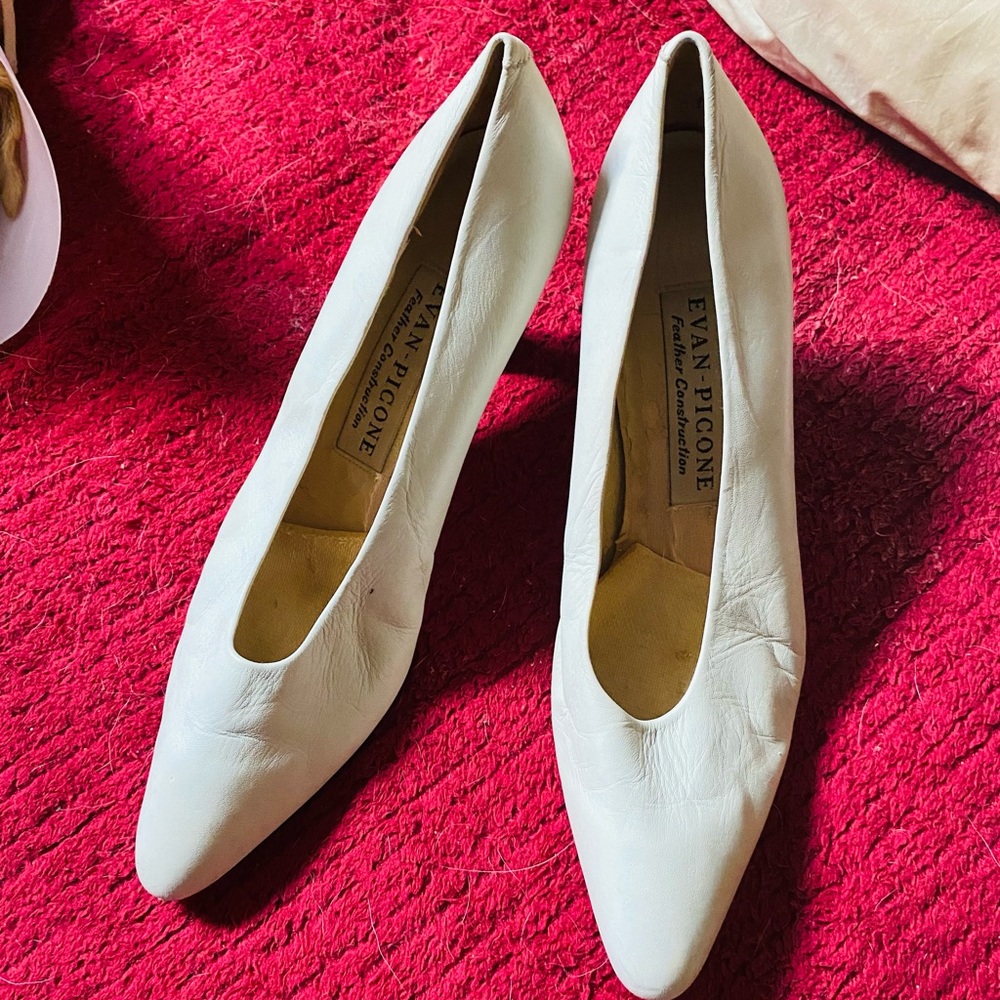 Vintage Evan Picone Ivory Cream Soft Leather Pumps He… - Gem